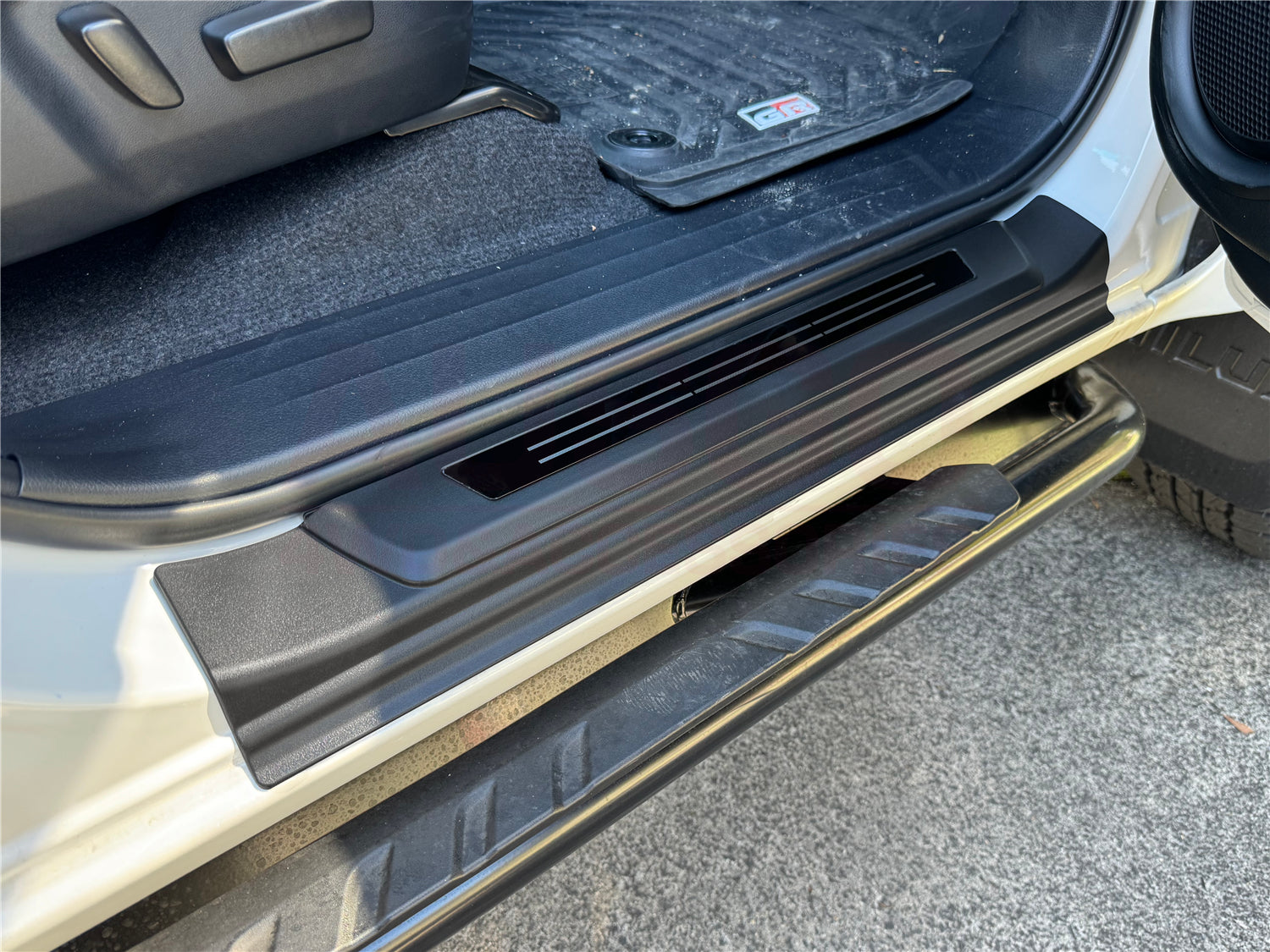 For Toyota Hilux Dual Cab 2015-Onwards Scuff Plate Door Sills Door Sil ...