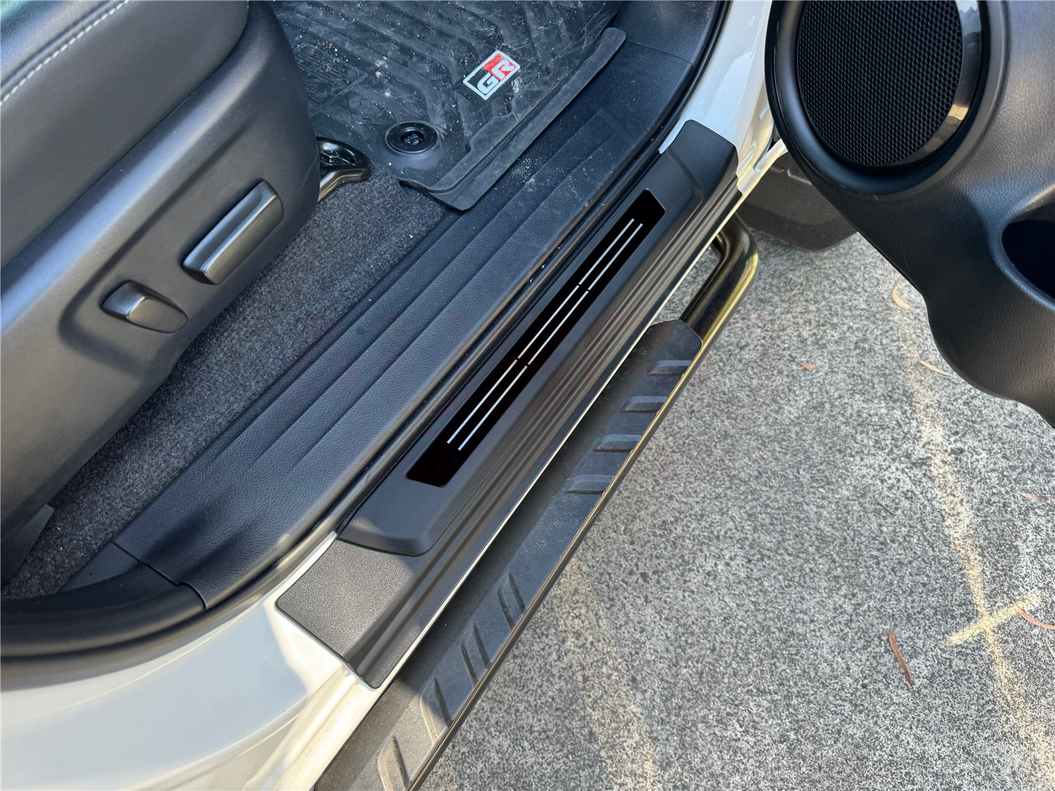 For Toyota Hilux Dual Cab 2015-Onwards Scuff Plate Door Sills Door Sil ...